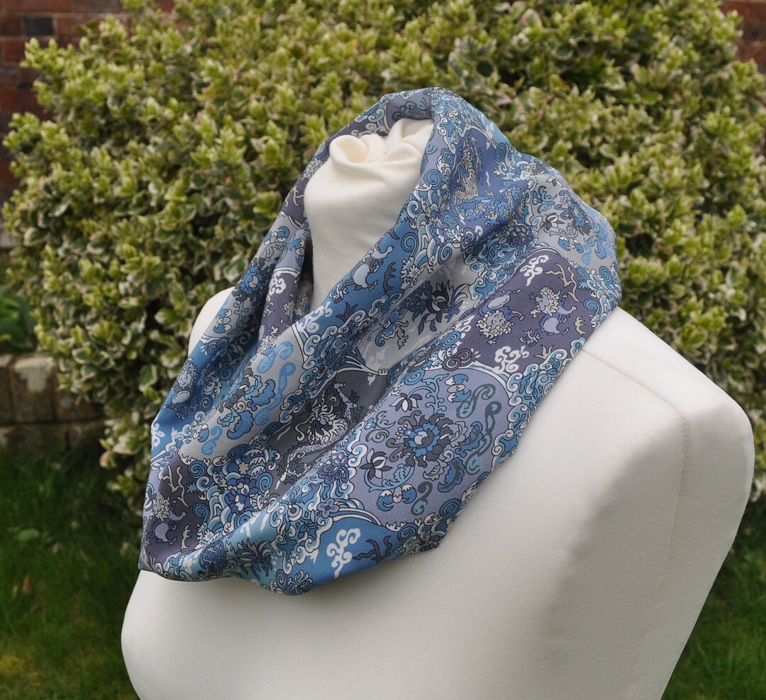 Cowl/snood Liberty Silk Crepe 'dogs and Dragons' Chinese Style Blue ...