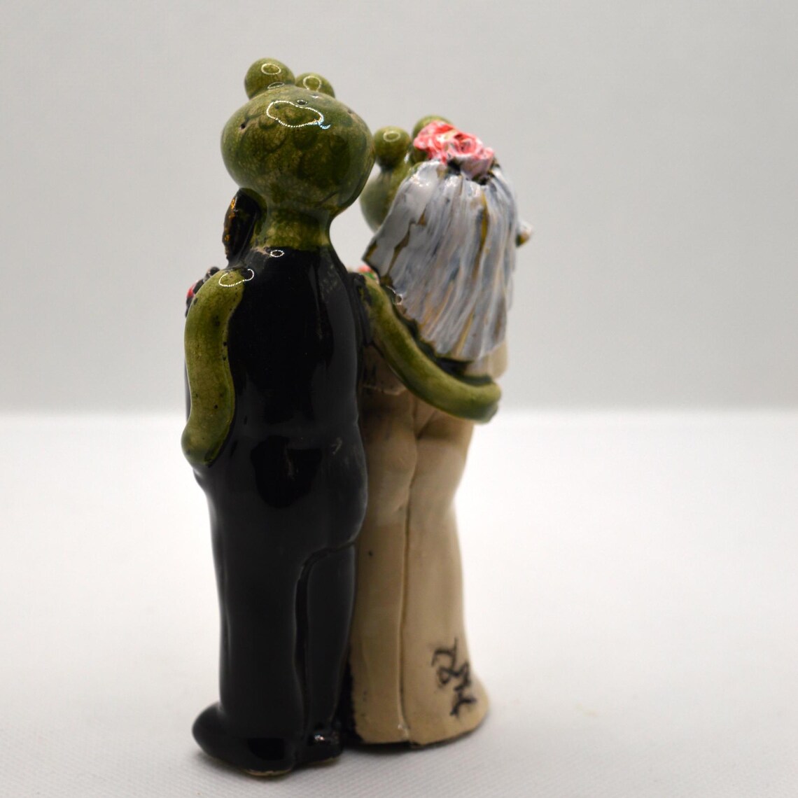 Cute Ceramic Frog Statue: Adorable Frogs Couple in Dress, Unique Home ...