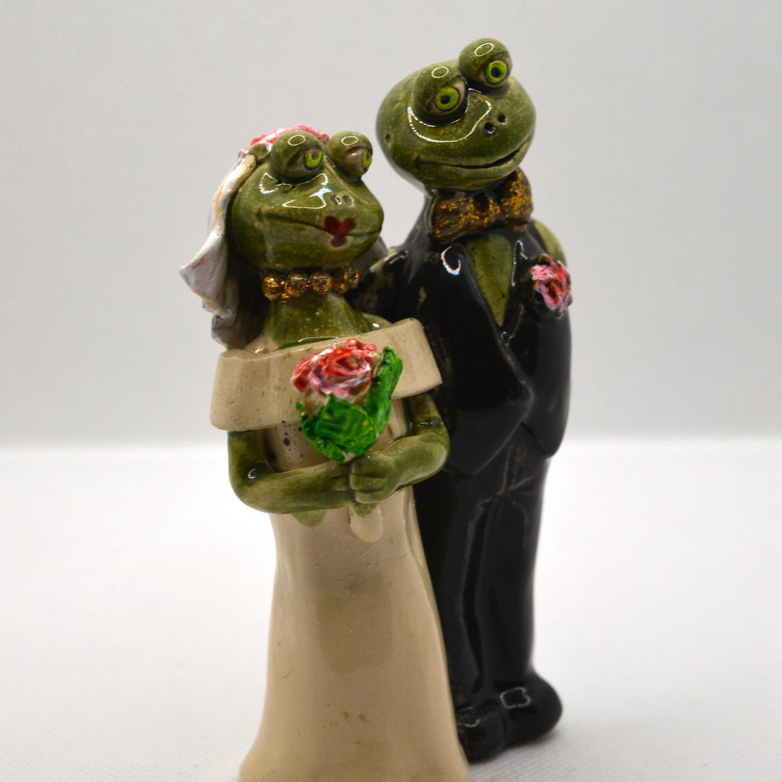Cute Ceramic Frog Statue: Adorable Frogs Couple in Dress, Unique Home ...