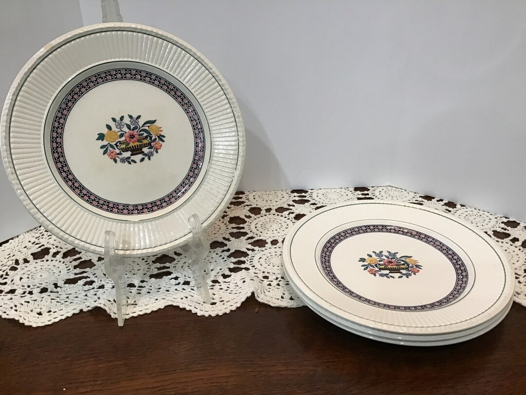 ANTIQUE WEDGEWOOD 8” Trentham Red Luncheon Plate Farmhouse Shabby Chic ...