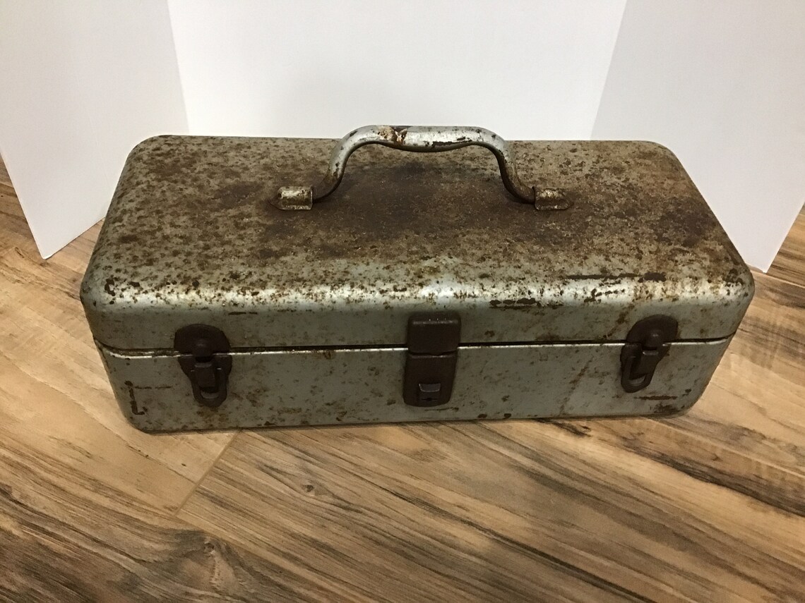 Vintage Metal Tackle Box Fishing Lures Cabin Fishing Lake - Etsy