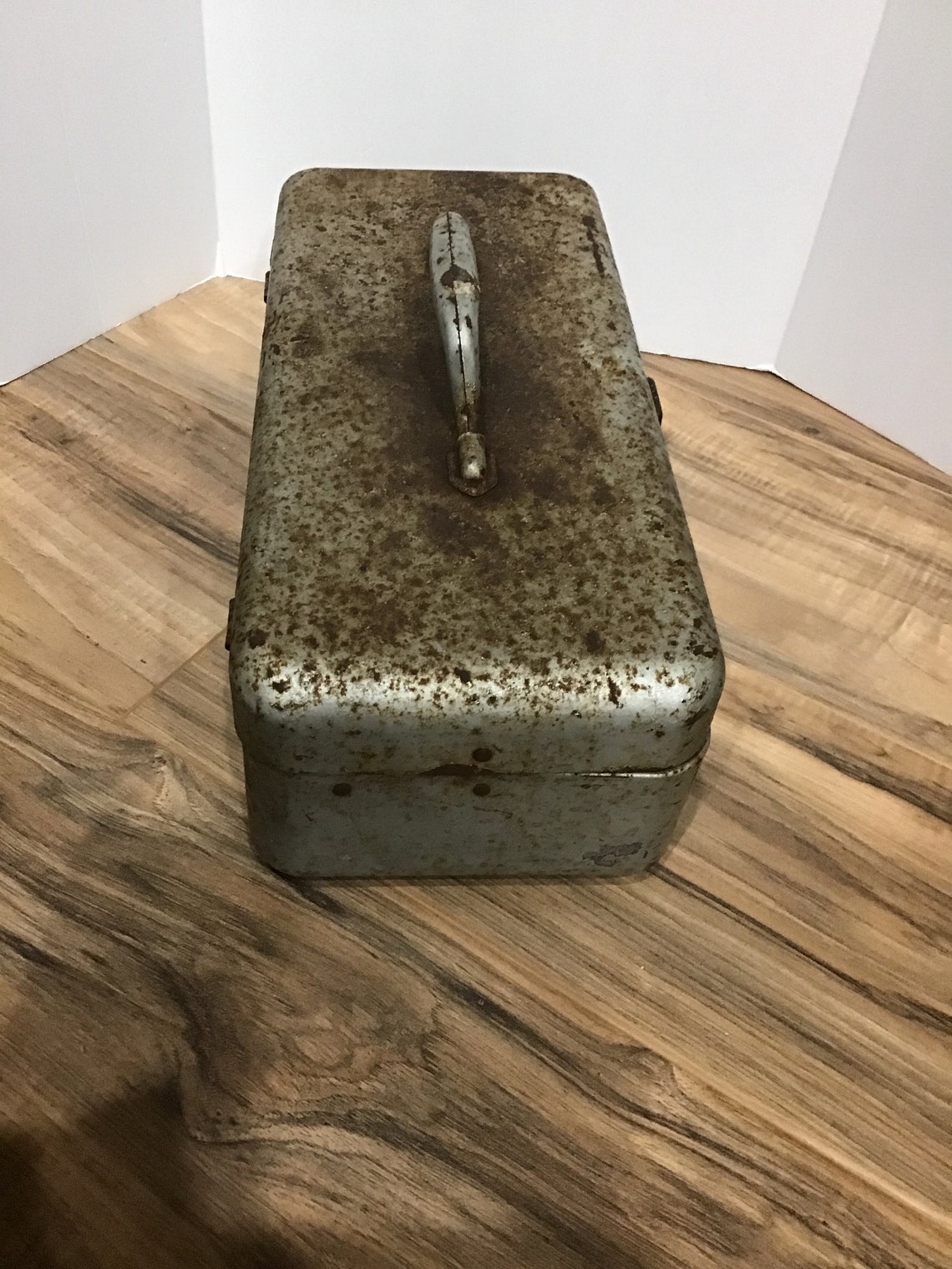 Vintage Metal Tackle Box Fishing Lures Cabin Fishing Lake - Etsy