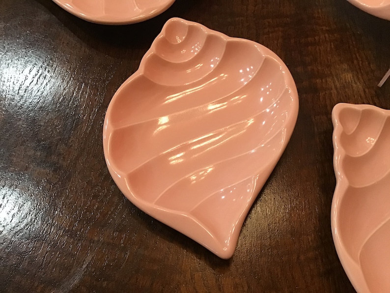 MCM Appetizer Tray and Four Plates, Pink Sea Shell Appetizer Set ...