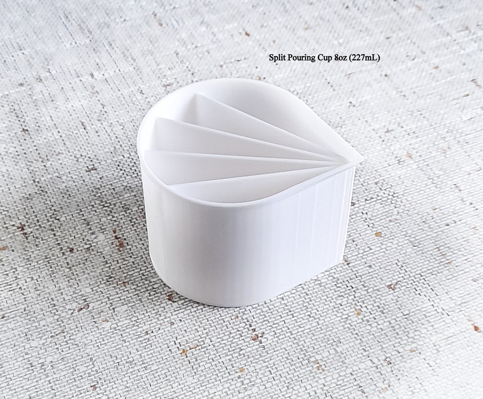 Split Pour Cup 5 Slot(4oz-30oz), White Acrylic Pouring Cup for Fluid ...