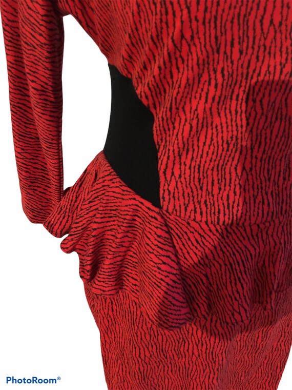 Fun and Fabulous Red and Black Vintage Juniors Long S… - Gem