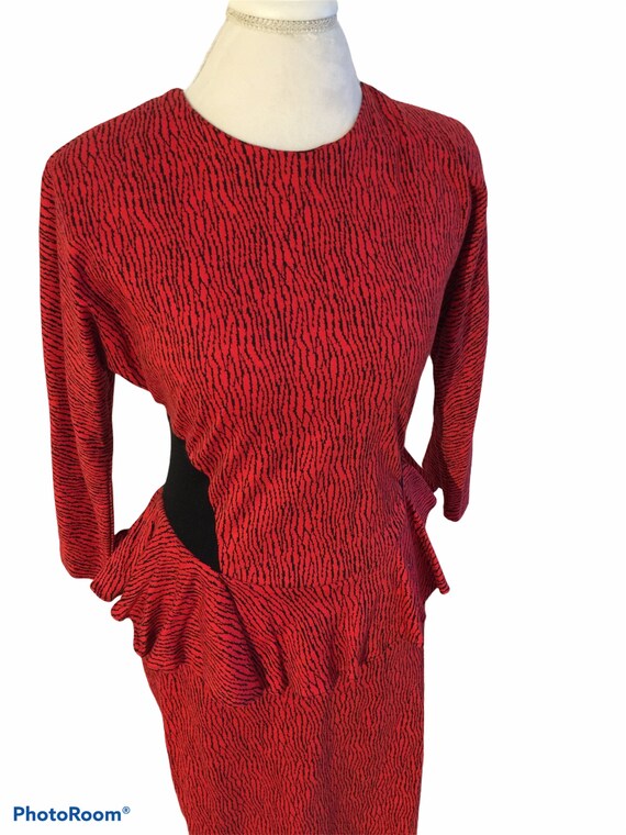 Fun and Fabulous Red and Black Vintage Juniors Long S… - Gem