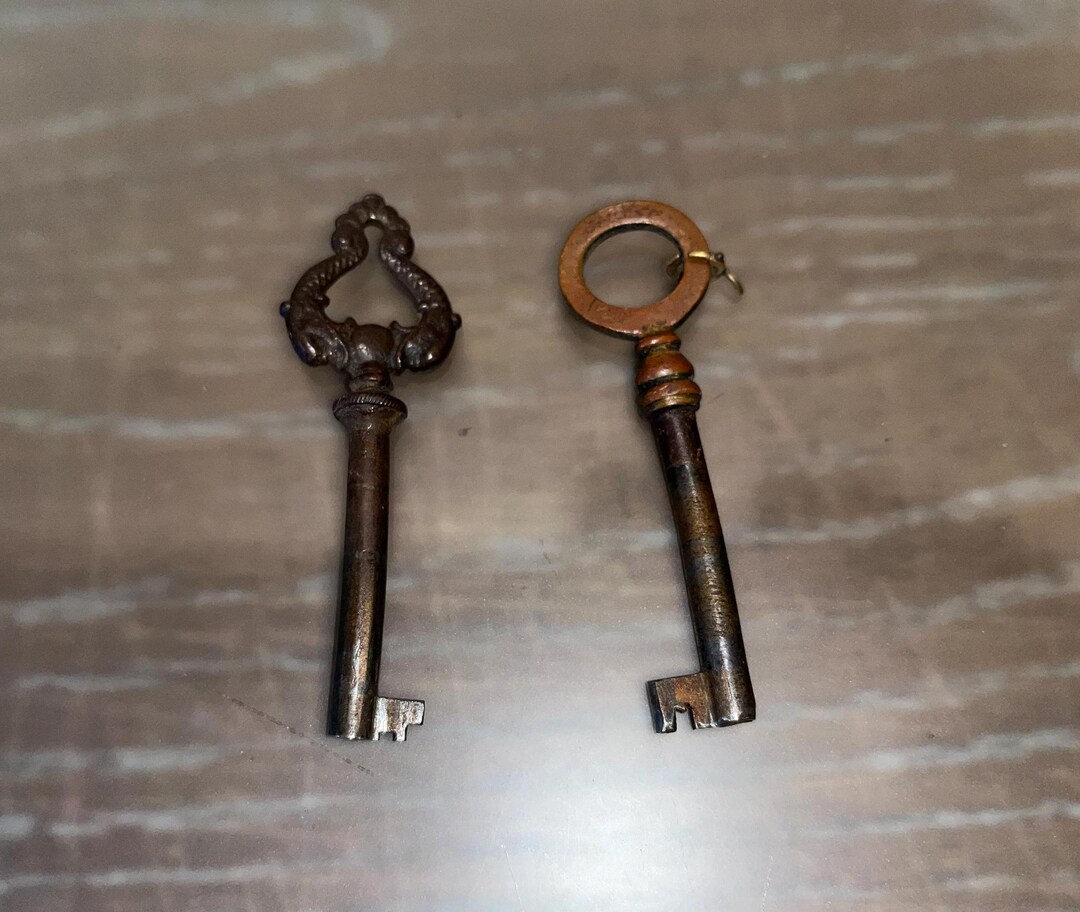 2 Vintage Cast Iron Key, Vintage Cast Iron Key, Cast Iron Key, 3 ...