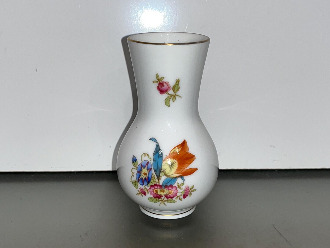 Vintage HEREND Queen Victoria Vase, Herend 7102, Herend Gold Trim Vase ...