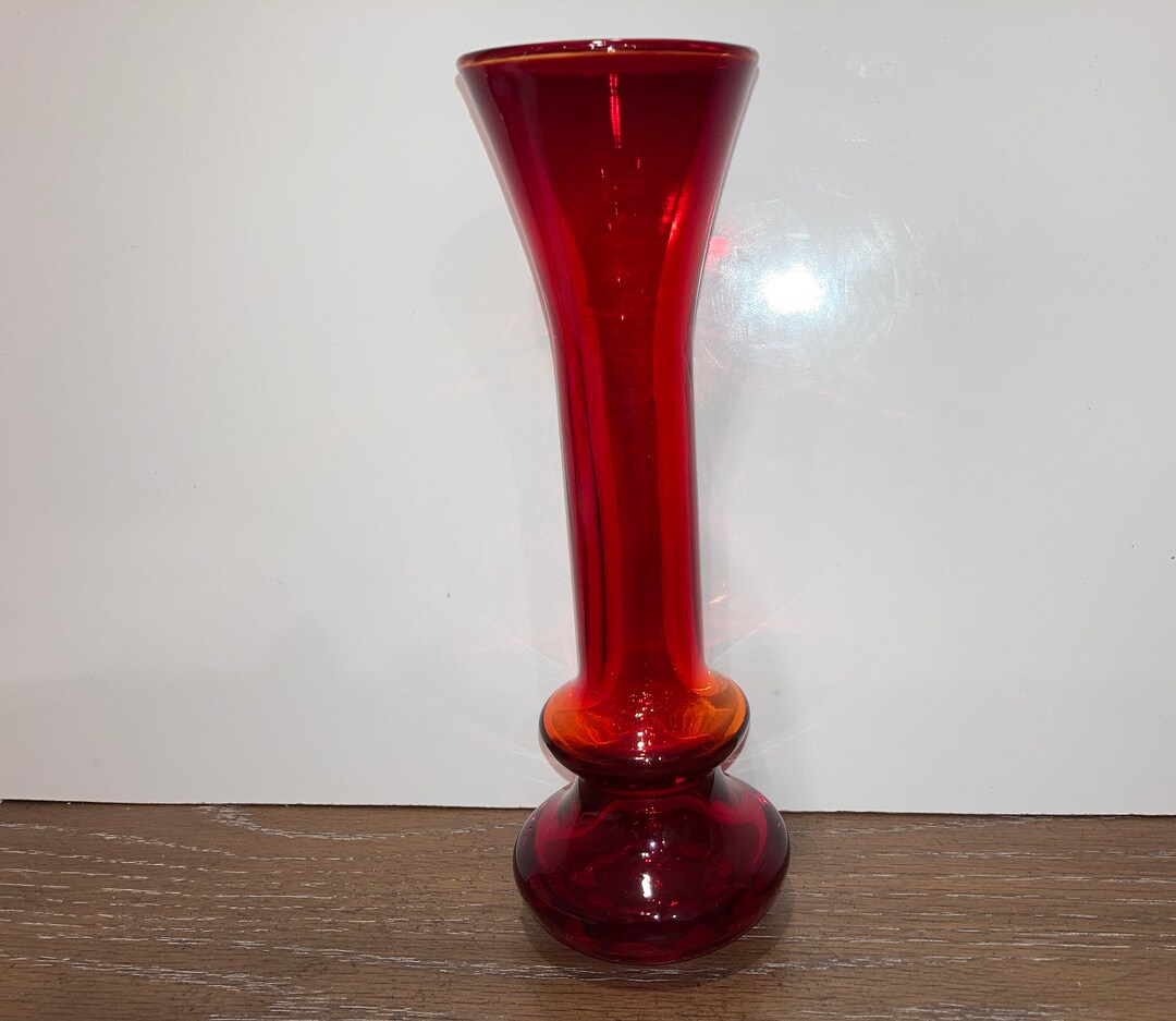 Vintage Ruby Red Bud 8 Vase, Vintage Amberina Red Ringed Bud Vase ...