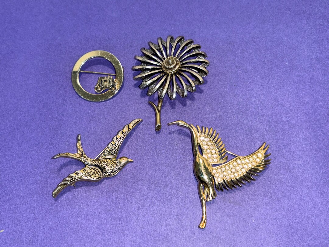 4 Vintage Gold Pins, Gold Universal Goose Pin, Bird in Flight Pin Spain ...