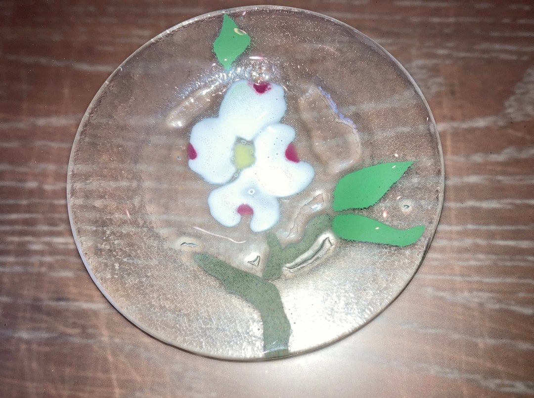 Signed Travis Fused Glass Plate, White Daisy Fused Glass Bread Plate ...