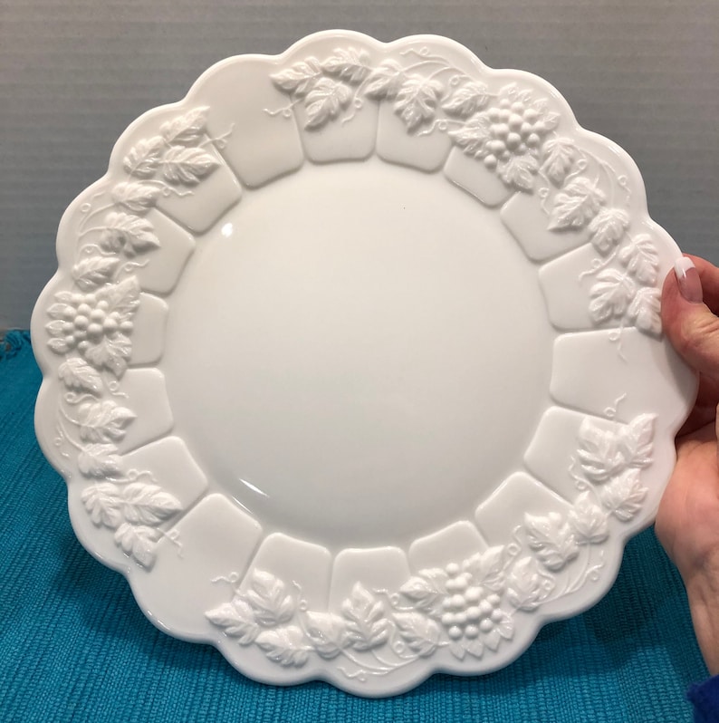 Vintage Westmoreland Milk Glass Dinner Plate Westmoreland | Etsy Vintage Westmoreland Milk Glass Dinner Plate Westmoreland | Etsy