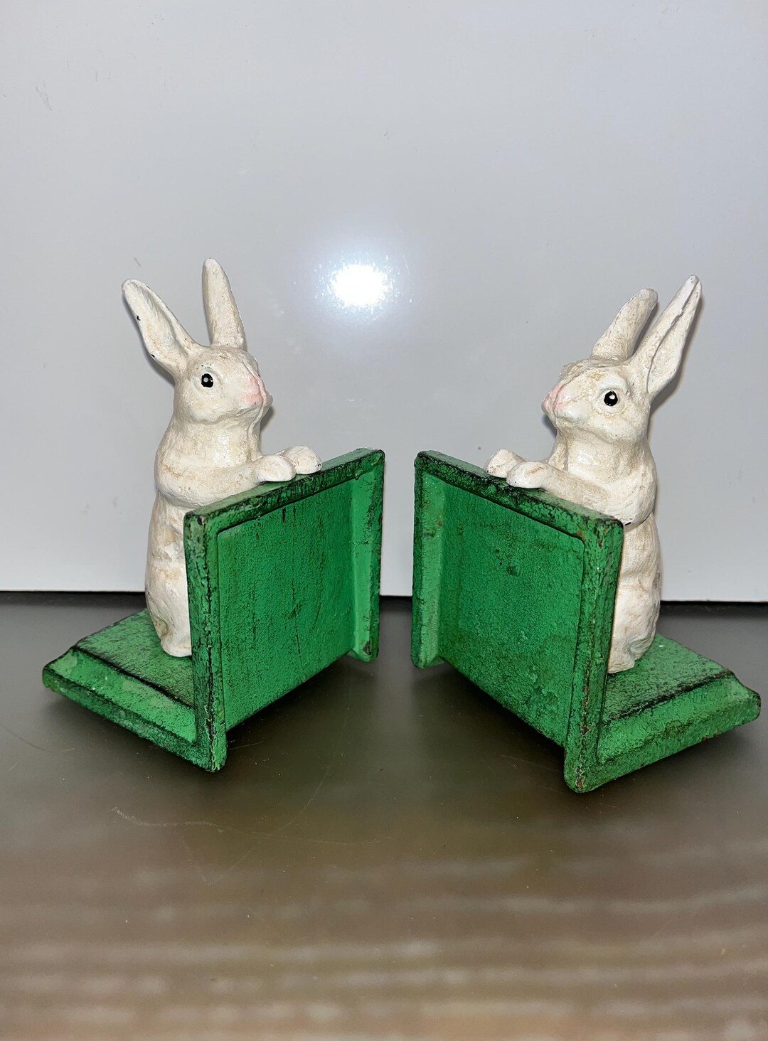 Vintage Pair of Bunny Bookends, Cast Iron White Bunny Bookend Figures ...