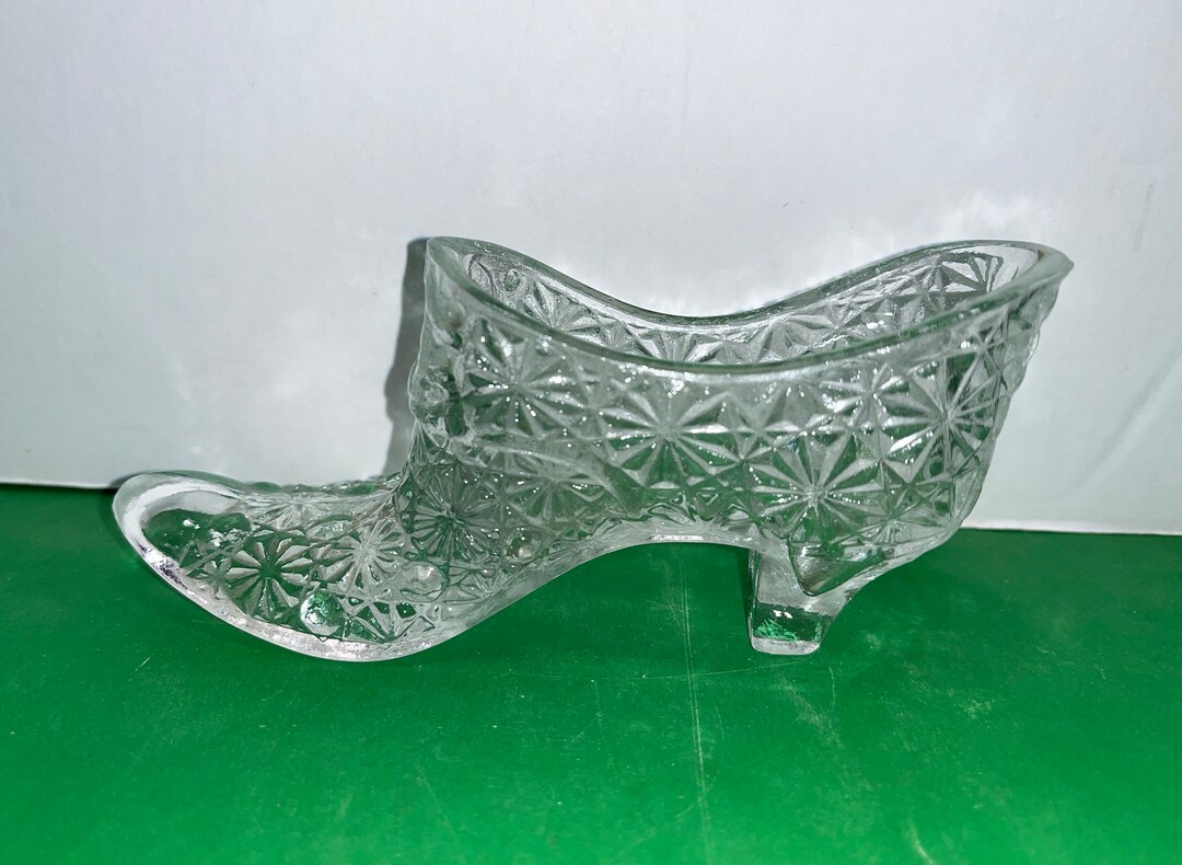 Vintage Fenton Daisy Button Shoe, Clear Glass Fenton Shoe Slipper ...
