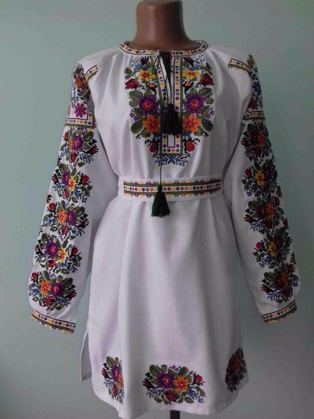 Ethnic Style Embroidered Ukrainian Vyshyvanka Tunic With Floral Pattern ...