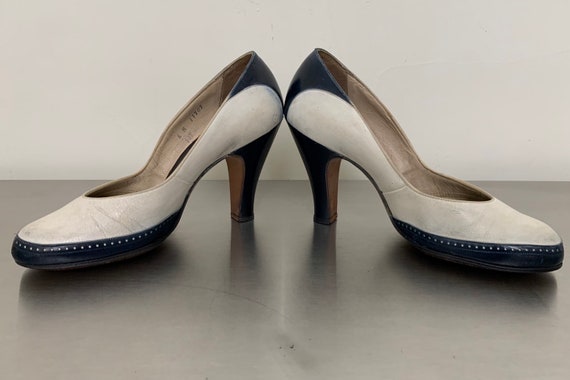 Vintage 50’s Womens 2 Tone Spectator Heels Size 6 - Gem