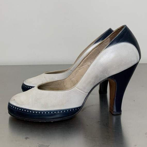 Vintage 50’s Womens 2 Tone Spectator Heels Size 6 - Gem