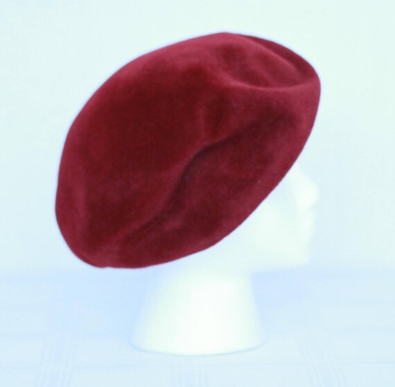 Ruby red 50's beret hat made in Italy for Bloomingdal… - Gem