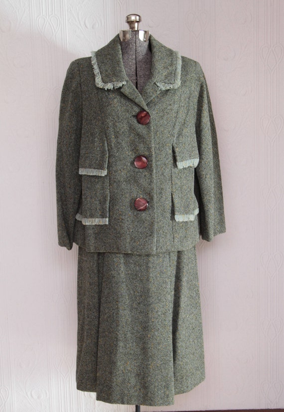 Early 60's tweed suit with matching hat - size small/… - Gem