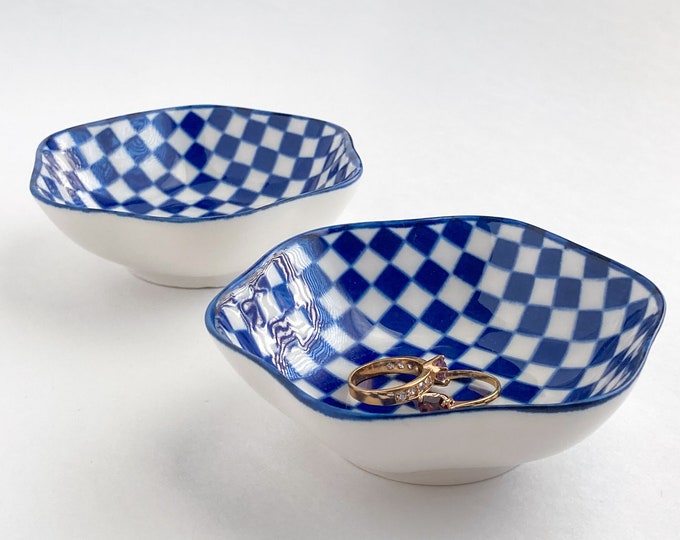 Funky Checkered Pattern Ceramic Ring Dish Groovy Catchall Tray Key Dish ...