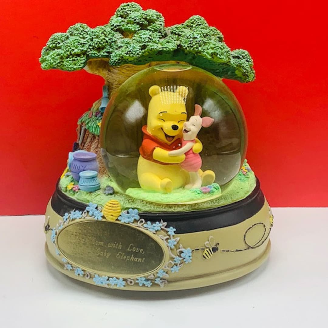 WALT DISNEY SNOWGLOBE Vintage Snowdome Water Ball Figurine Vtg Winnie ... WALT DISNEY SNOWGLOBE Vintage Snowdome Water Ball Figurine Vtg Winnie ...