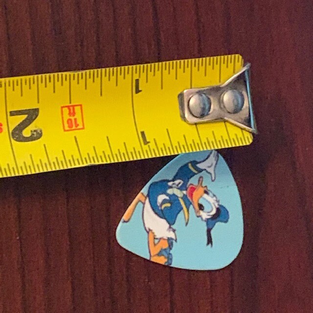 Walt Disney Donald Duck Disneyland Souvenir Instrument Guitar Pick Vtg ...