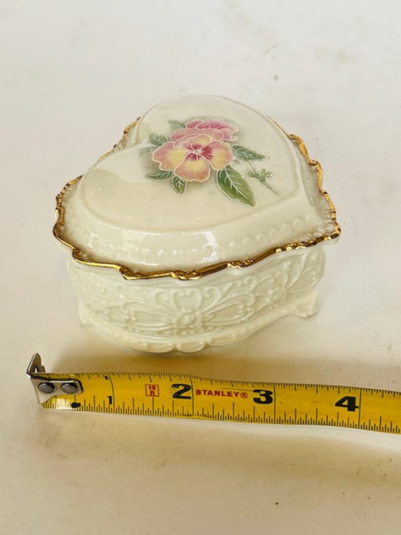 Heritage House Music Box Figurine Porcelain Vtg Celebration - Etsy