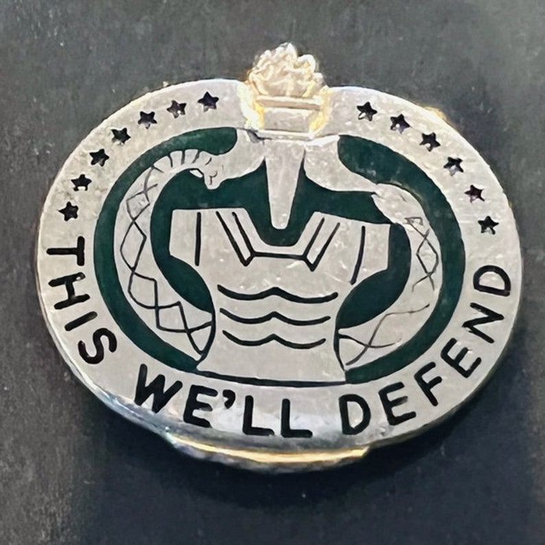 Military Pin Vtg Button Insignia Medal Award Pinback Vintage Army Navy ...