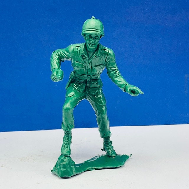 PLASTIC ARMY MEN Vintage Toy Soldier Vtg Military Marines Navy Air ...