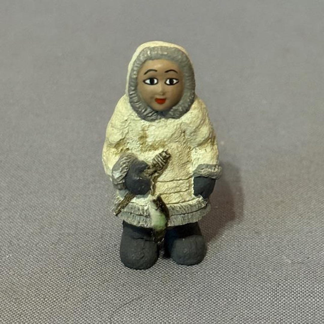 Vintage Eskimo Inuit Figurine Miniature Gift Native Aboriginal Fishing ...