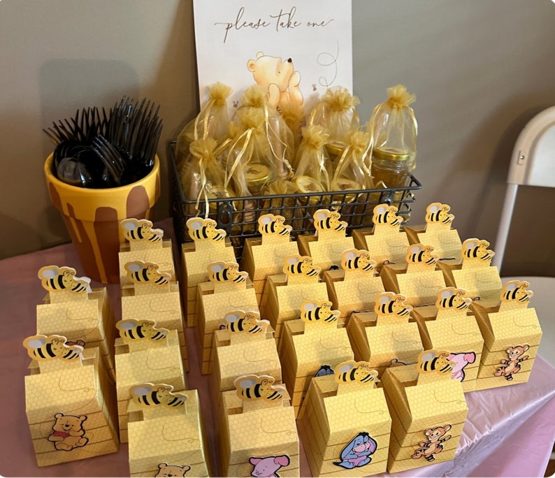 Classic Winnie the Pooh Favor Box - Etsy