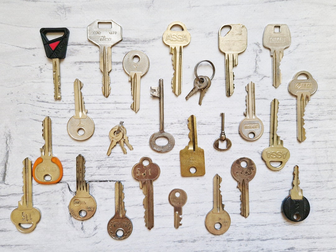 Set of 27 Keys, Vintage Keys Different Size, Keys for Crafts, Used Keys ...