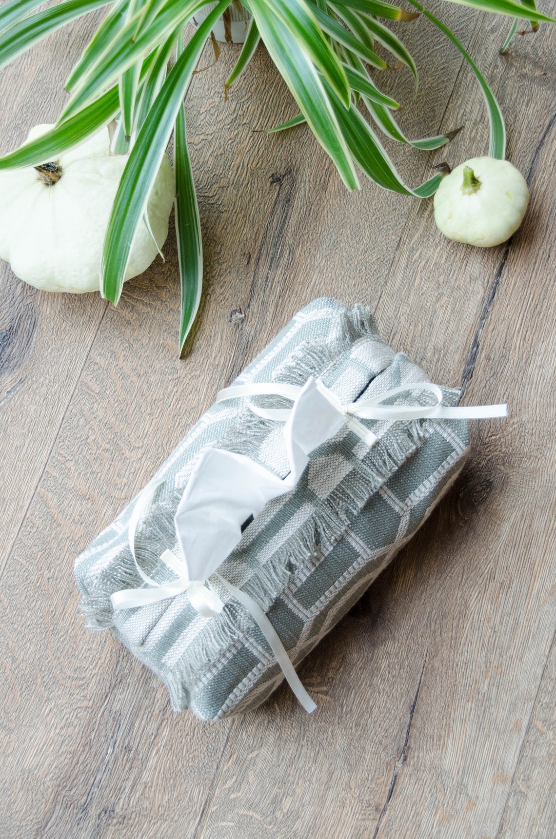 Fabric tissue box cover sage green Kleenex box cover bedside | Etsy