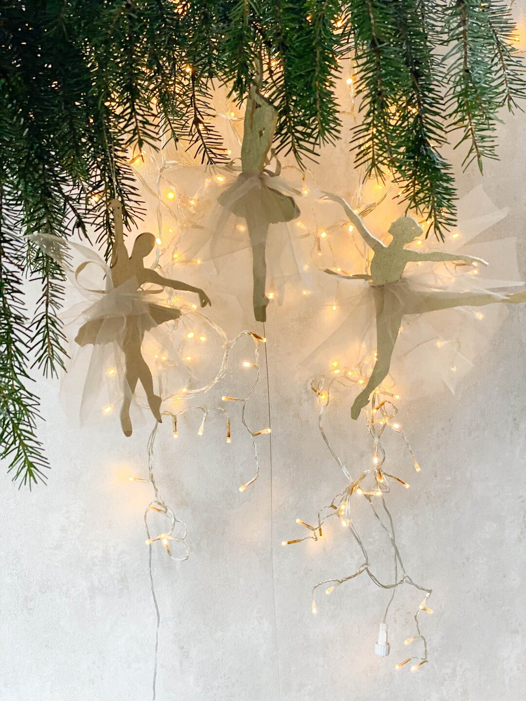 A Set of 3 Golden Ballerina Decorations to Decorate Your Home ...