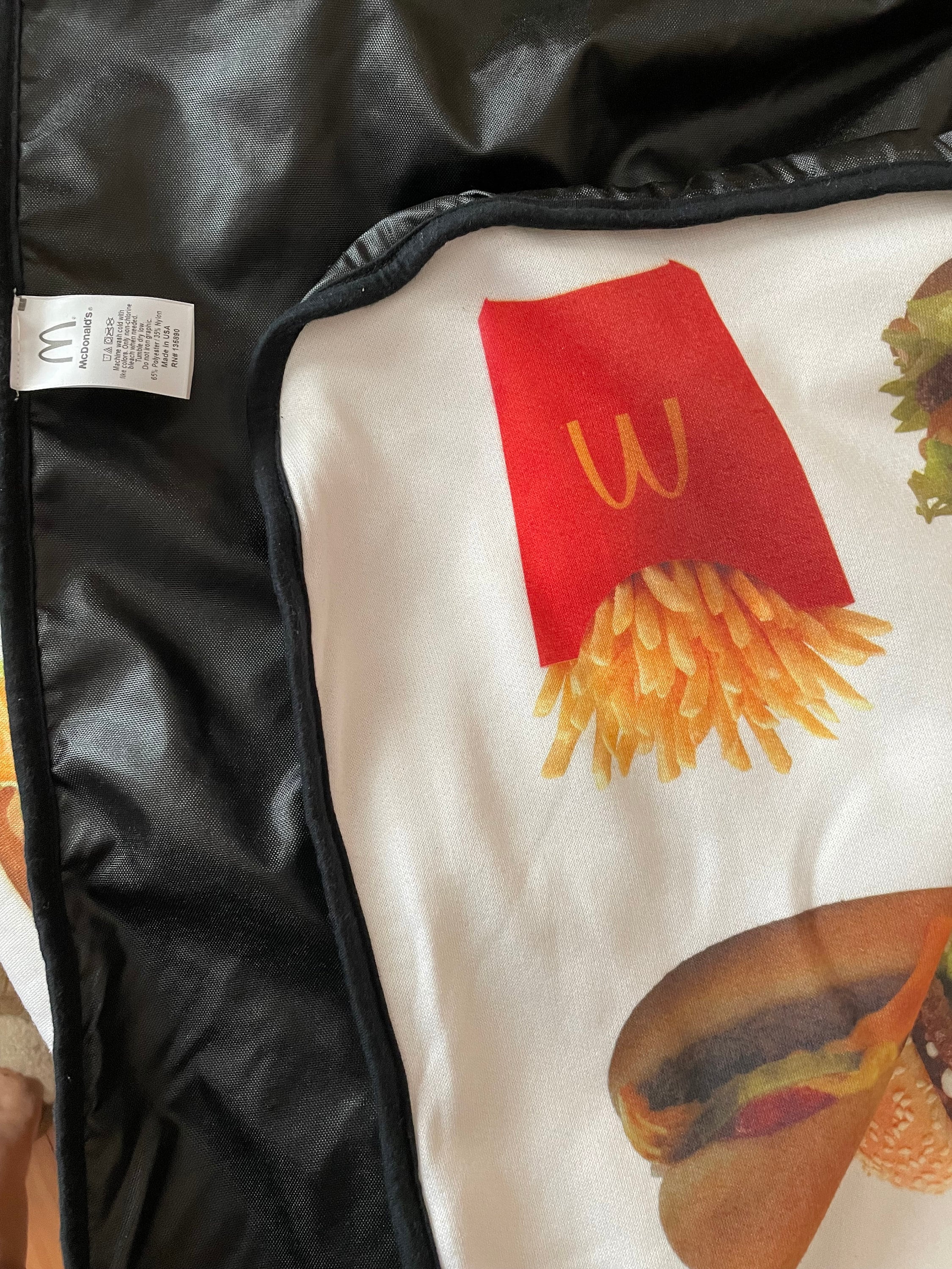 Mcdonalds Big Mac Cheeseburgers Fries Mcdelivery Uber Eats Picnic ...