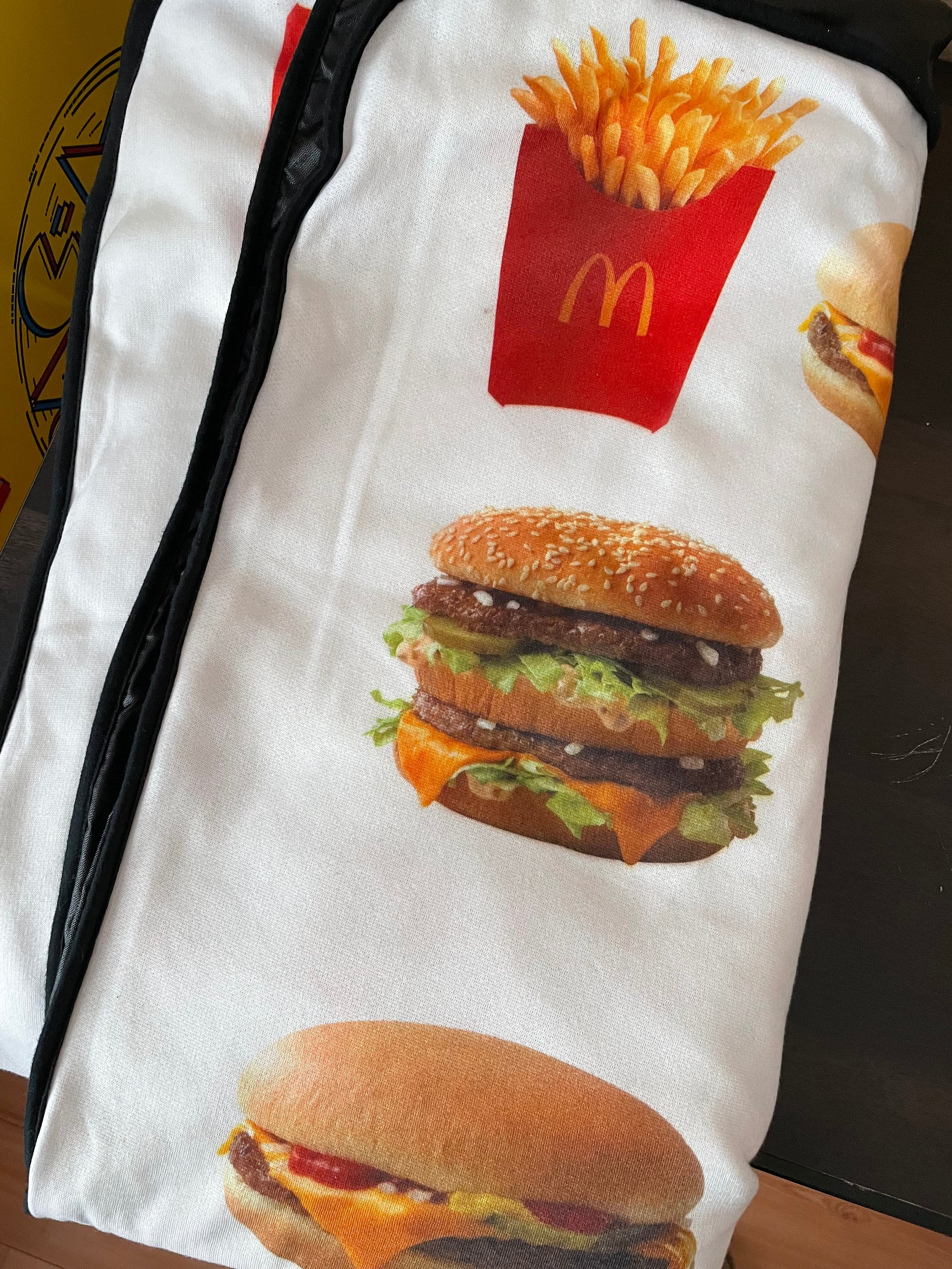 Mcdonalds Big Mac Cheeseburgers Fries Mcdelivery Uber Eats Picnic ...