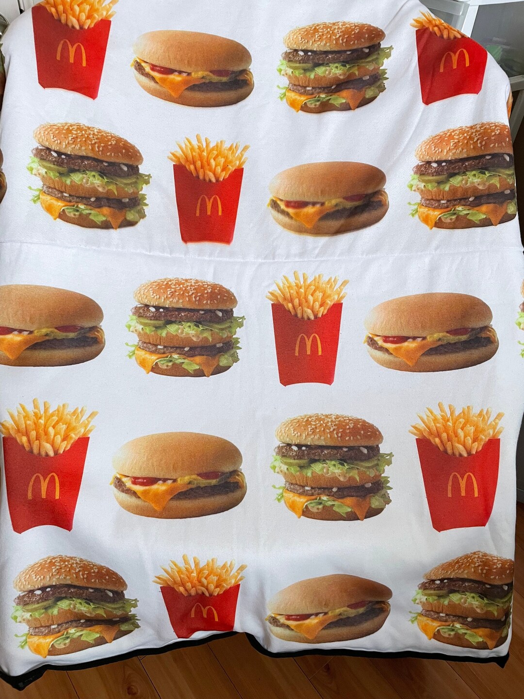 Mcdonalds Big Mac Cheeseburgers Fries Mcdelivery Uber Eats Picnic ...