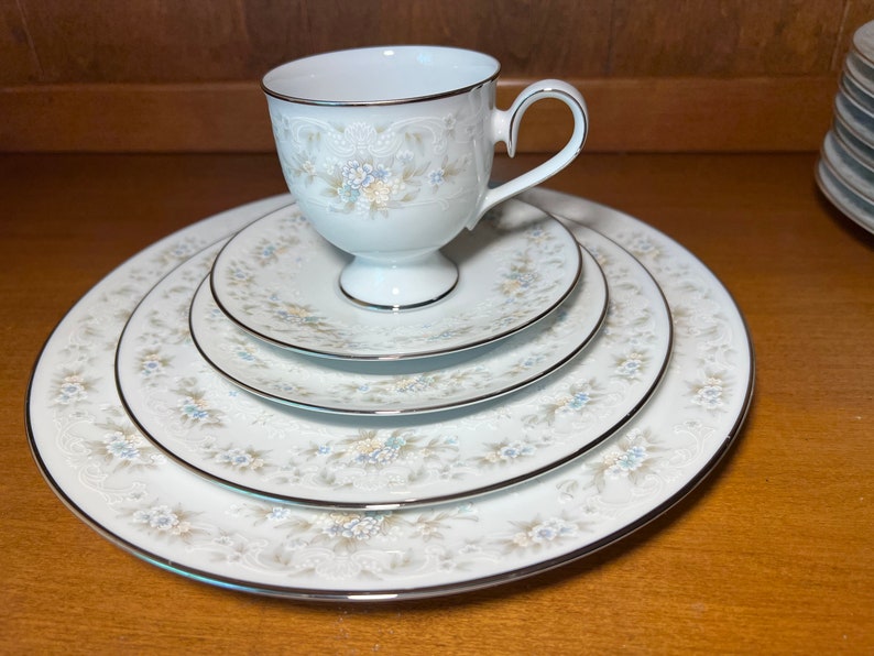 Very Rare Noritake Patience Ireland Porcelain China Set for 8 Persons ...