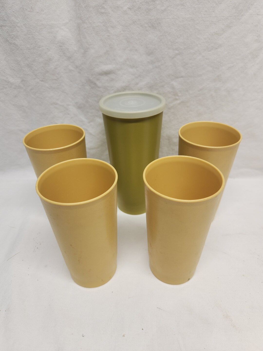 4 Vintage Tupperware Drinking Glasses in Golden Harvest and One Green ...