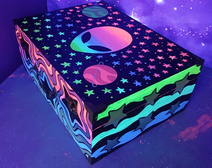 Alien Stash Box, Hand Painted Black Light Glow, Trippy Ufo Makeup Chest ...