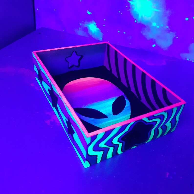 Black Light Glow Trippy Alien Stash Box / Small Rolling Makeup - Etsy