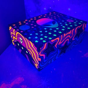 Alien Stash Box, Hand Painted Black Light Glow, Trippy Ufo Makeup Chest ...
