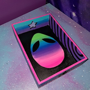 Black Light Glow Trippy Alien Stash Box / Small Rolling Makeup Jewelry ...