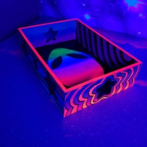 Black Light Glow Trippy Alien Stash Box / Small Rolling Makeup Jewelry ...
