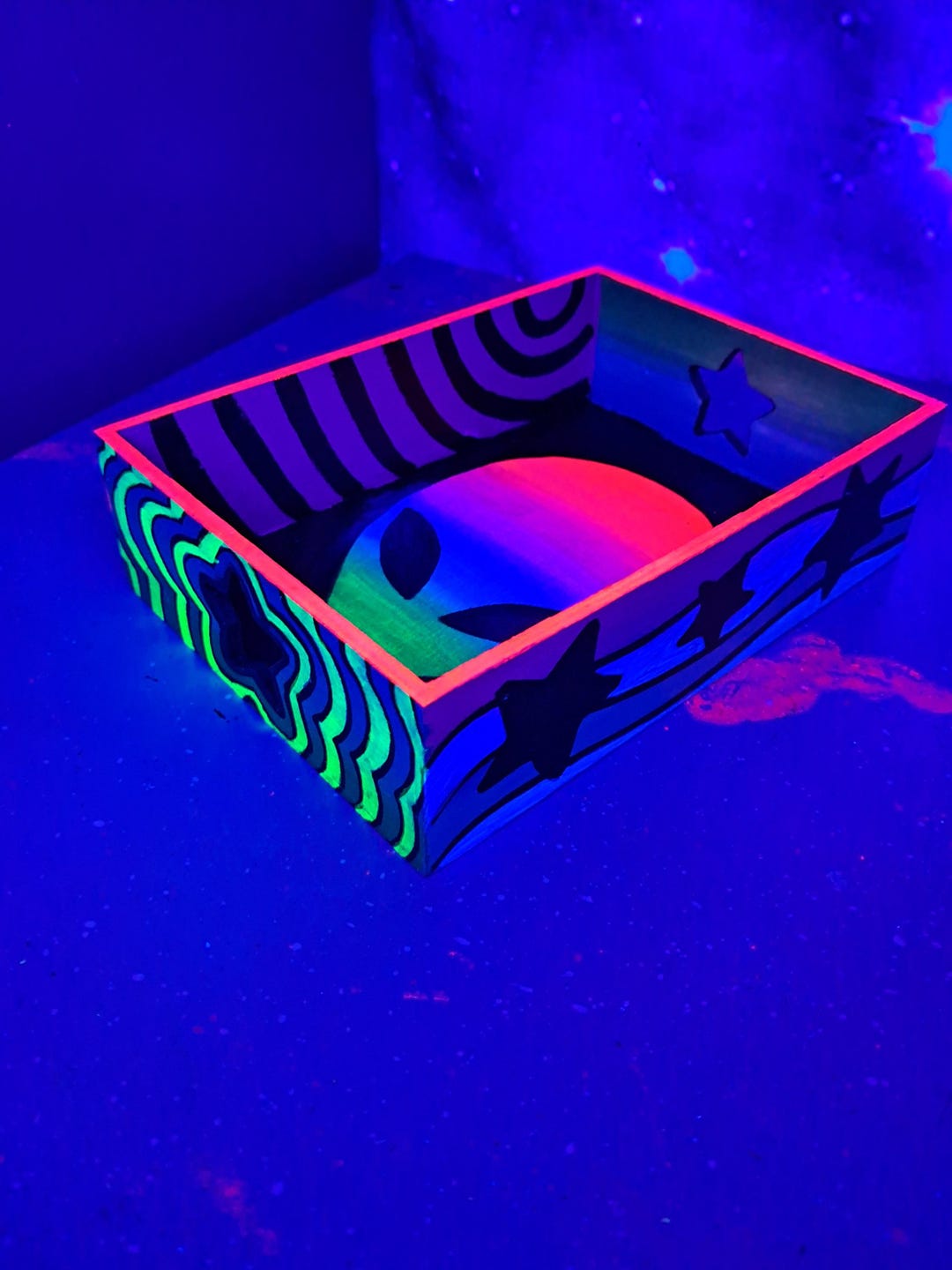 Black Light Glow Trippy Alien Stash Box / Small Rolling Makeup Jewelry ...