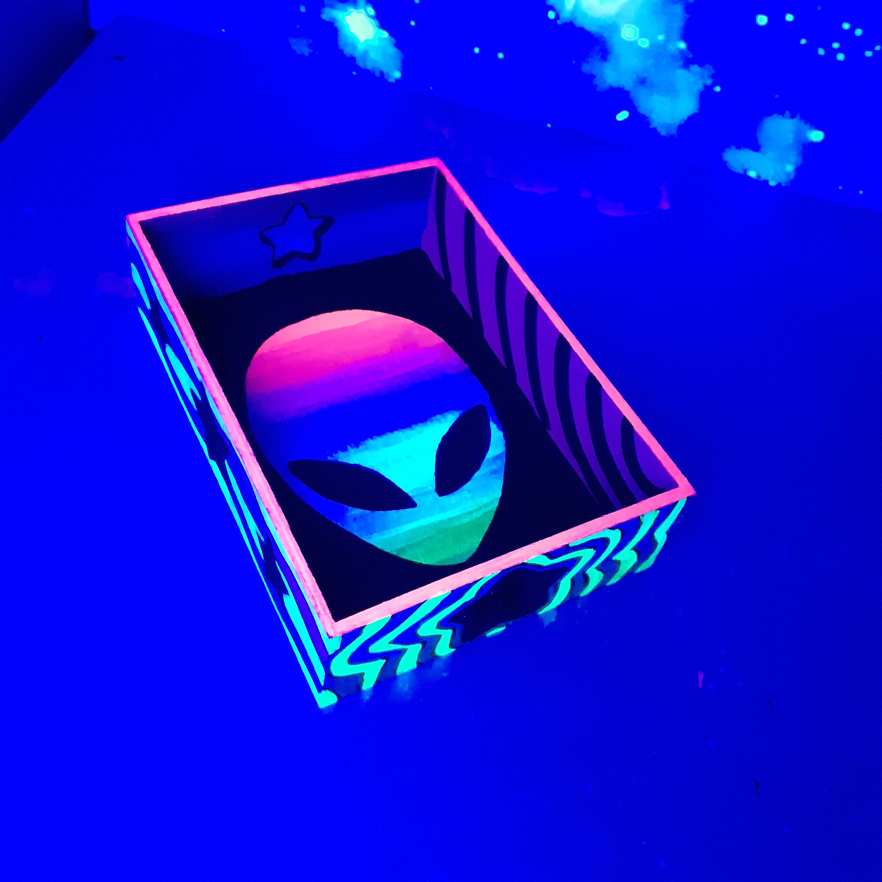 Black Light Glow Trippy Alien Stash Box / Small Rolling Makeup | Etsy