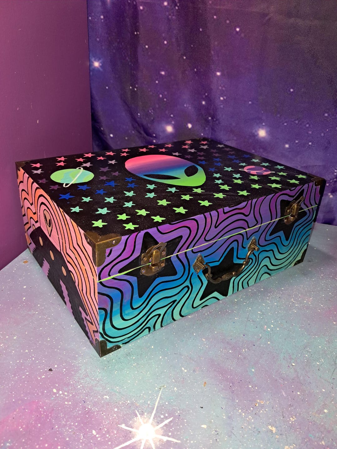 Alien Stash Box, Hand Painted Black Light Glow, Trippy Ufo Makeup Chest ...