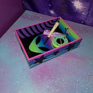 Black Light Glow Trippy Alien Stash Box / Small Rolling Makeup Jewelry ...
