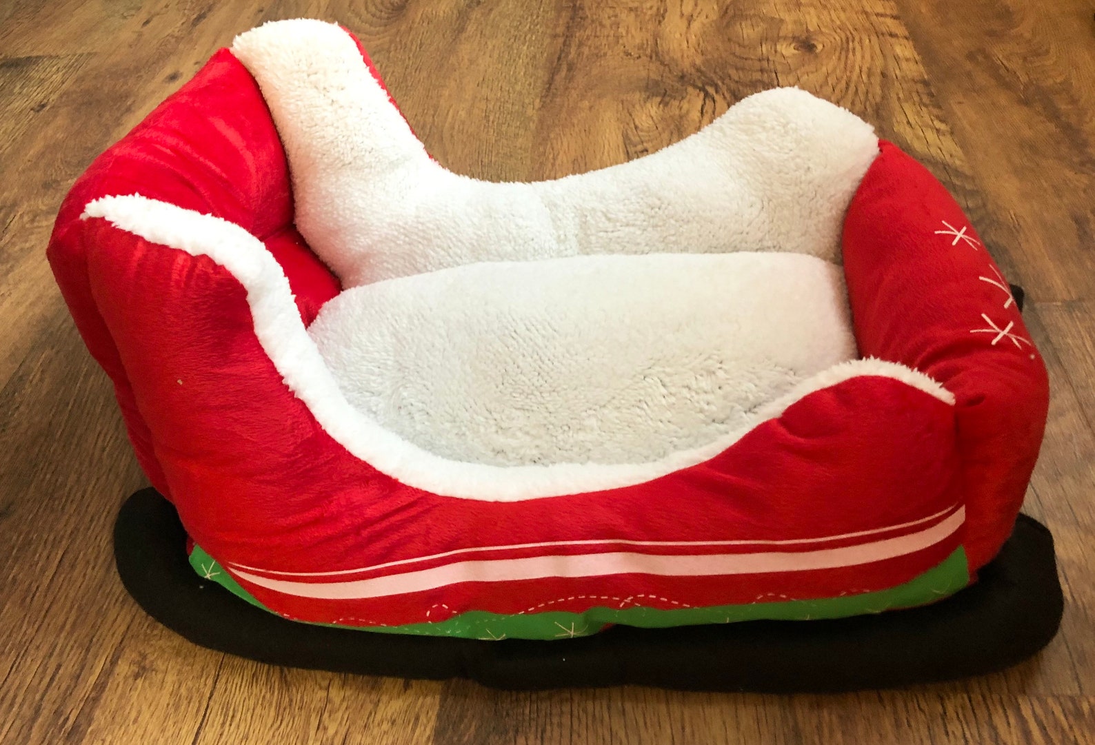 Christmas Sleigh Pet Bed Personalised Cat or Small Dog - Etsy UK