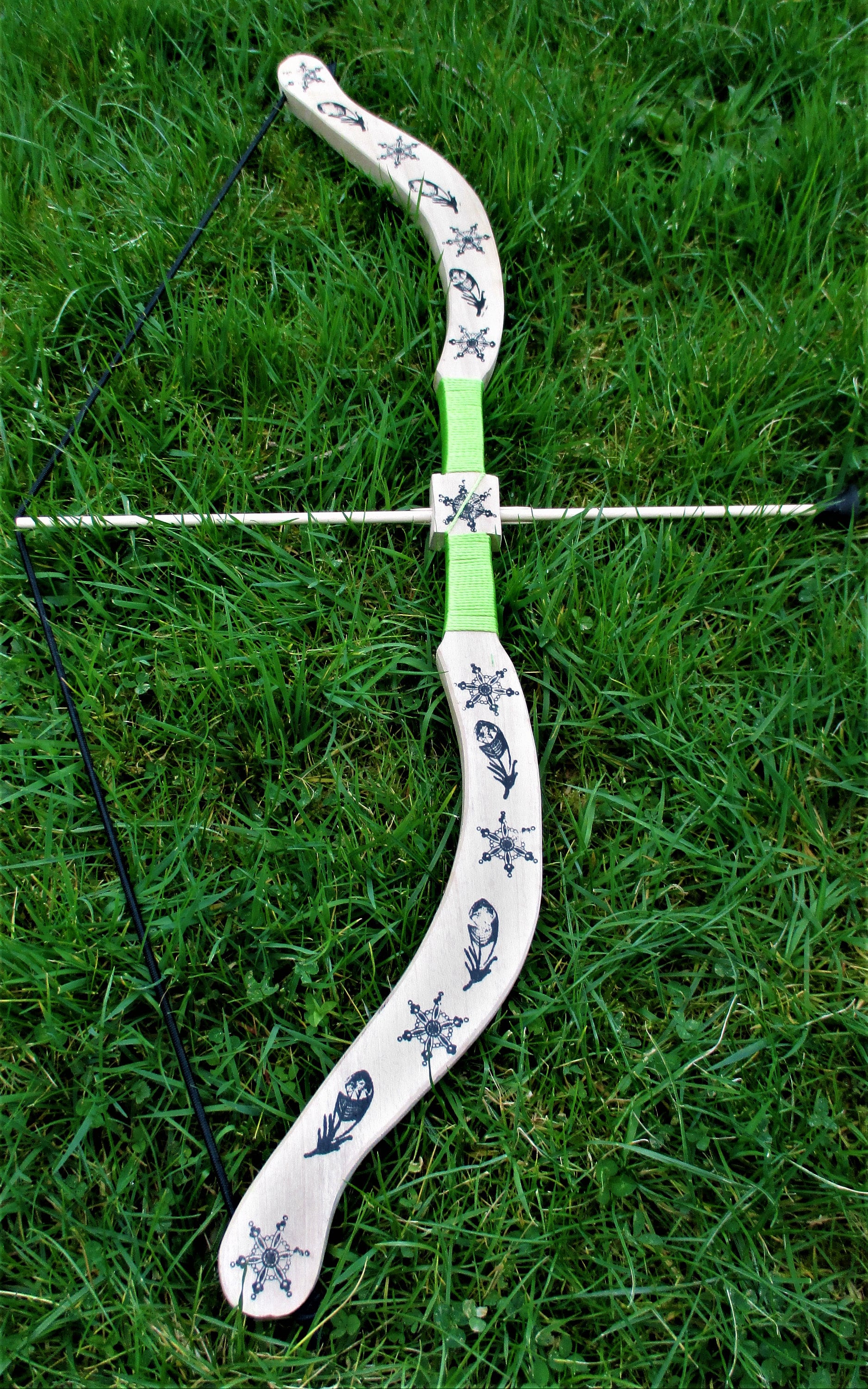 Bow ,arc en bois taille 75 cm pour enfant a partir de 5 ans 5 fleches ...